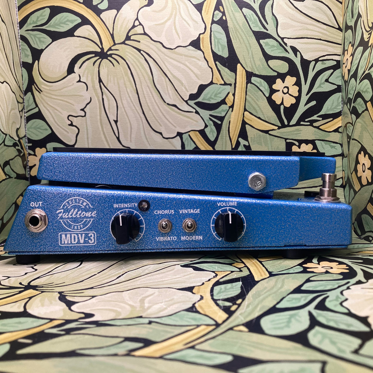 Fulltone Custom Shop Deja Vibe MDV-3 – eastside music supply