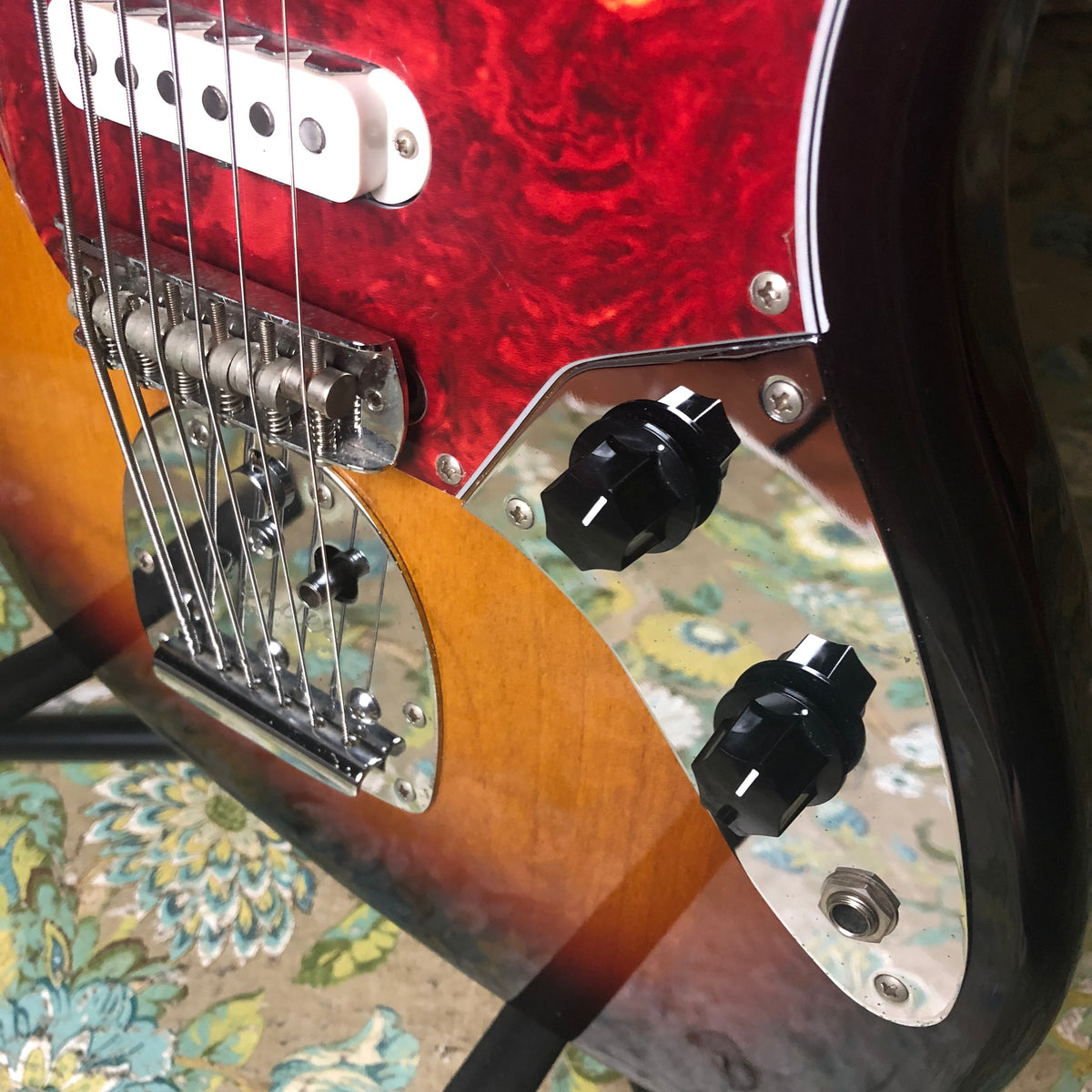 Fender Bass Vi Mij Sunburst 1996 Eastside Music Supply