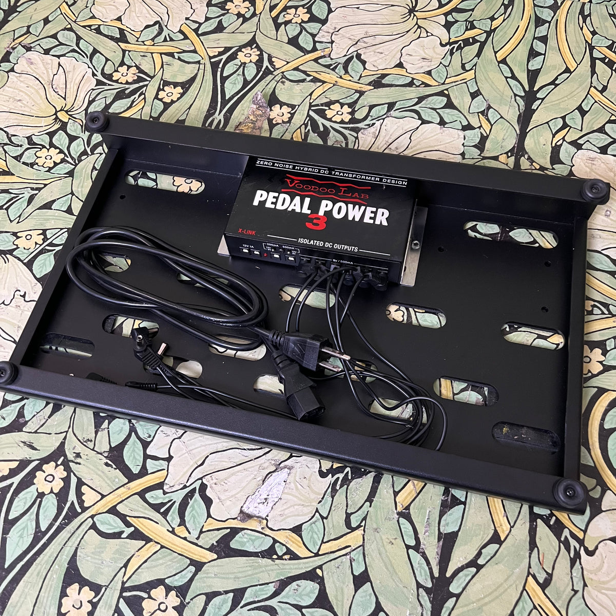 Voodoo Lab Dingbat Small w/ Pedal Power 3 – eastside music supply