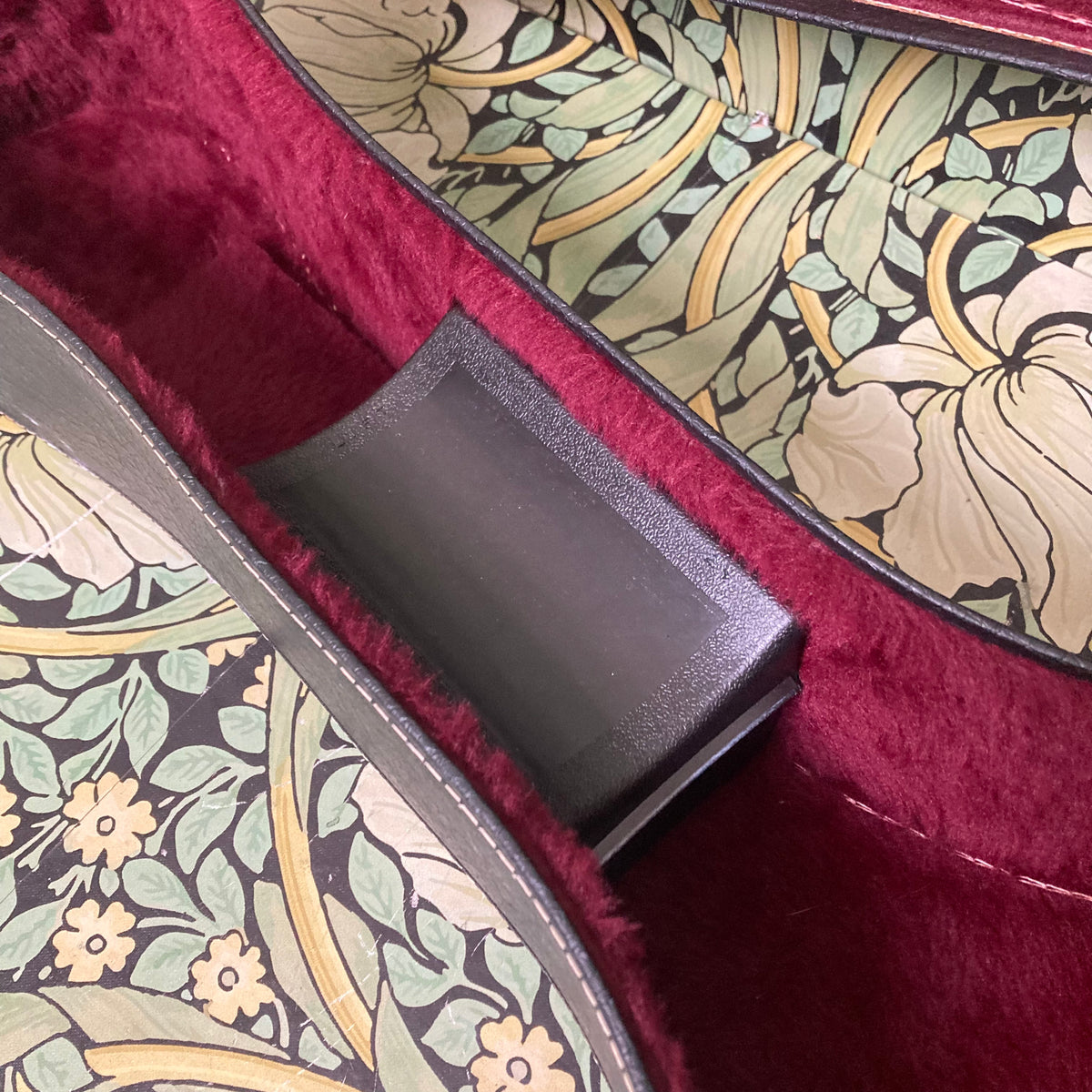 Chipboard Acoustic Guitar Case – eastside music supply