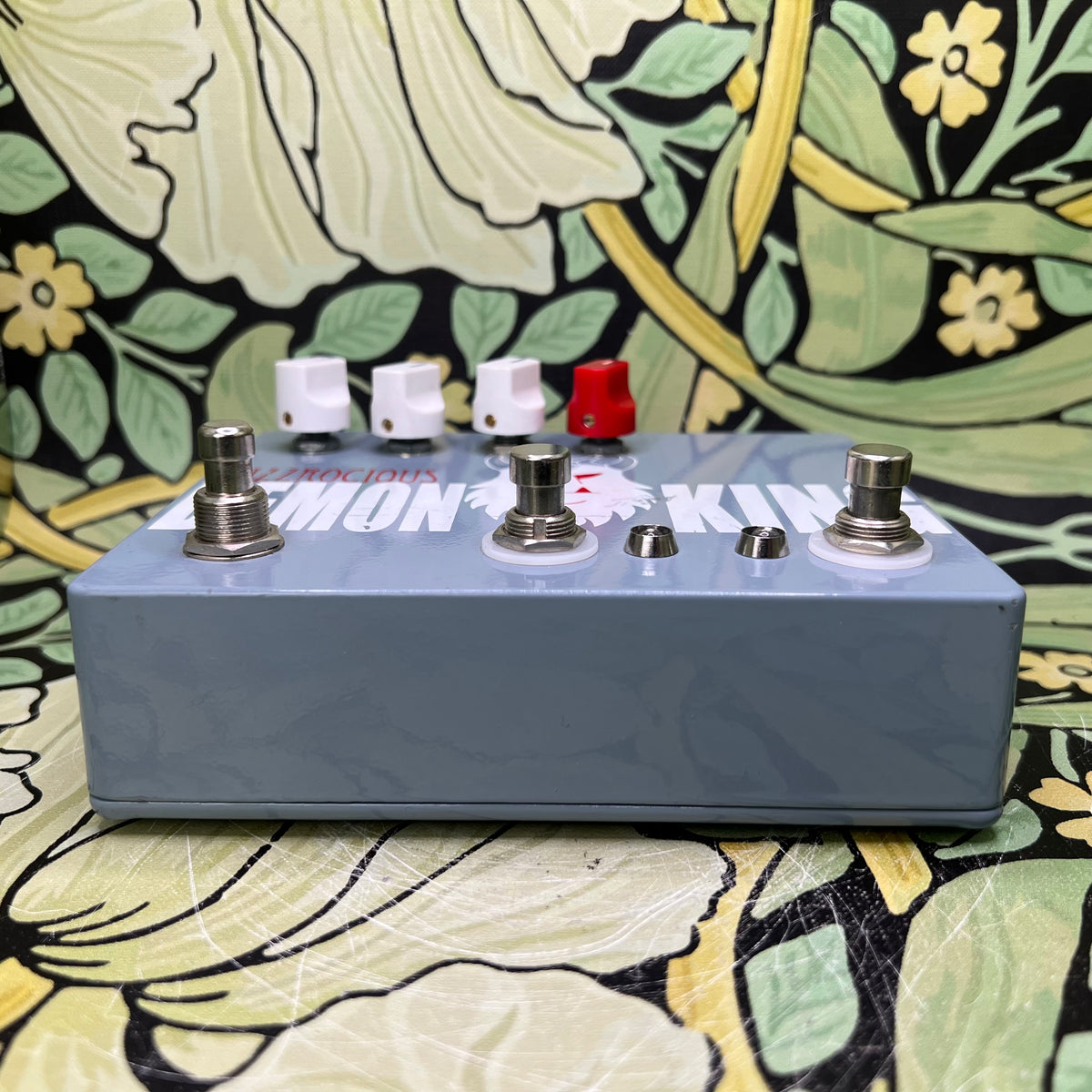 Fuzzrocious Pedals Demon King w/ Momentary Feedback – eastside music supply