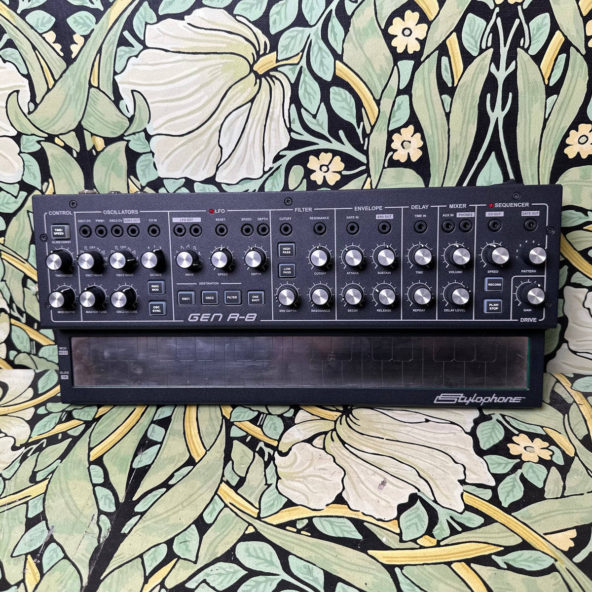 Dubreq Stylophone Gen R-8 Touch Analog Synthesizer – eastside music supply