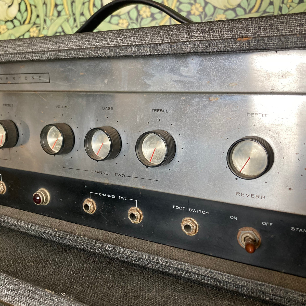 Silvertone 1485 "Six Speakers" Piggyback Amp Head and 6x10 Cabinet ...