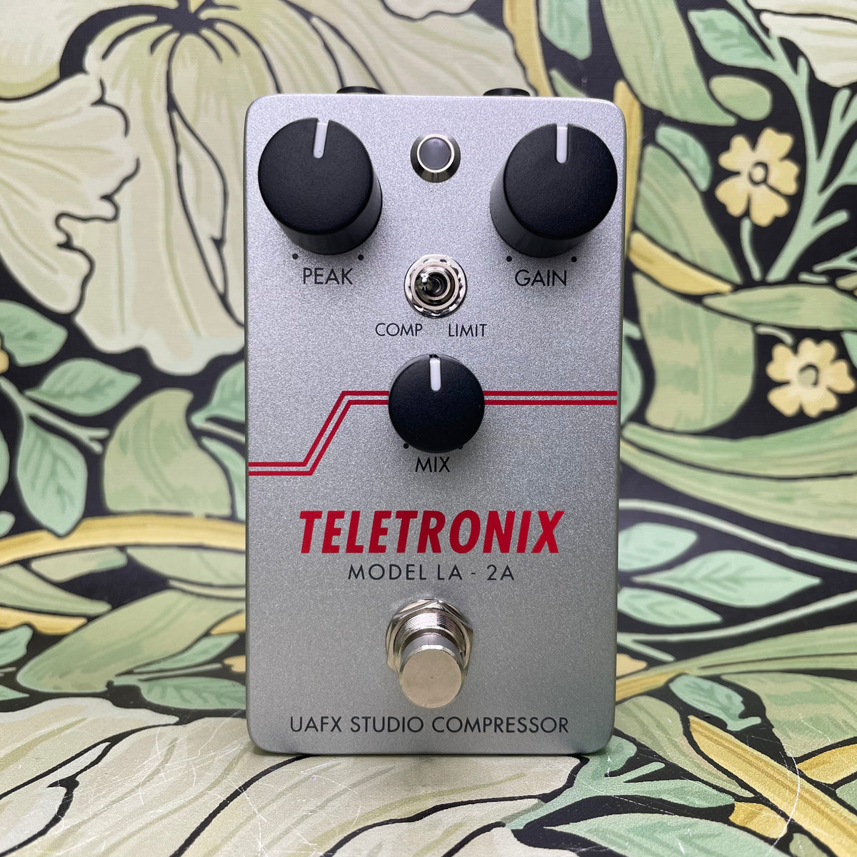 Universal Audio Teletronix LA-2A Studio Compressor – eastside music supply